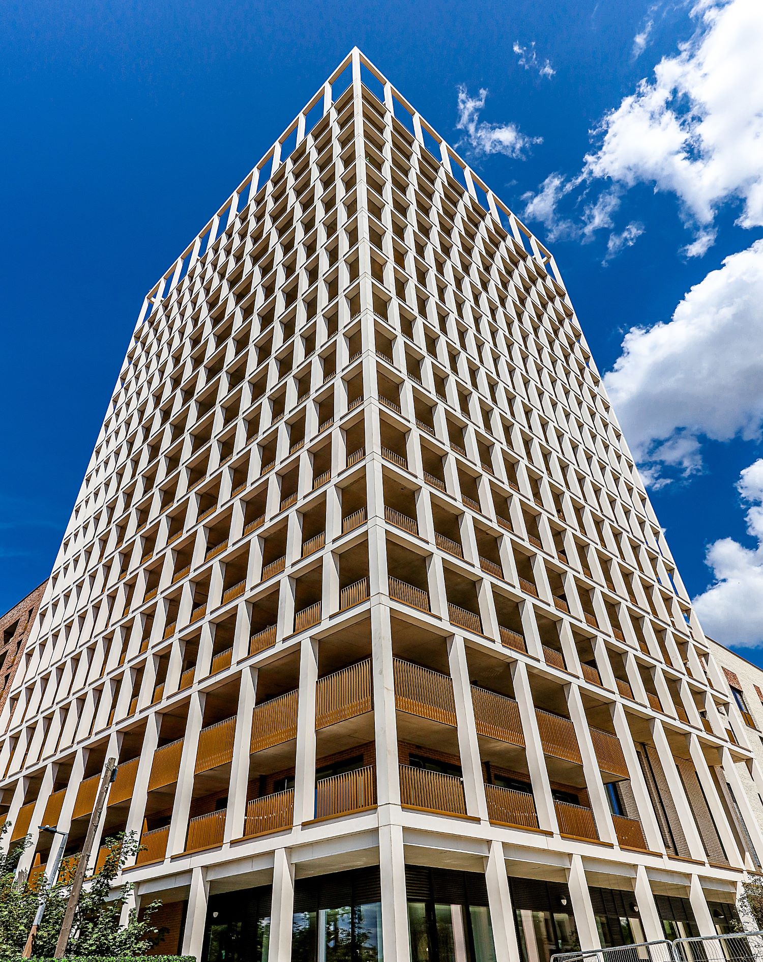 Halfen thermal breaks used to bring striking 17-storey precast concrete ...